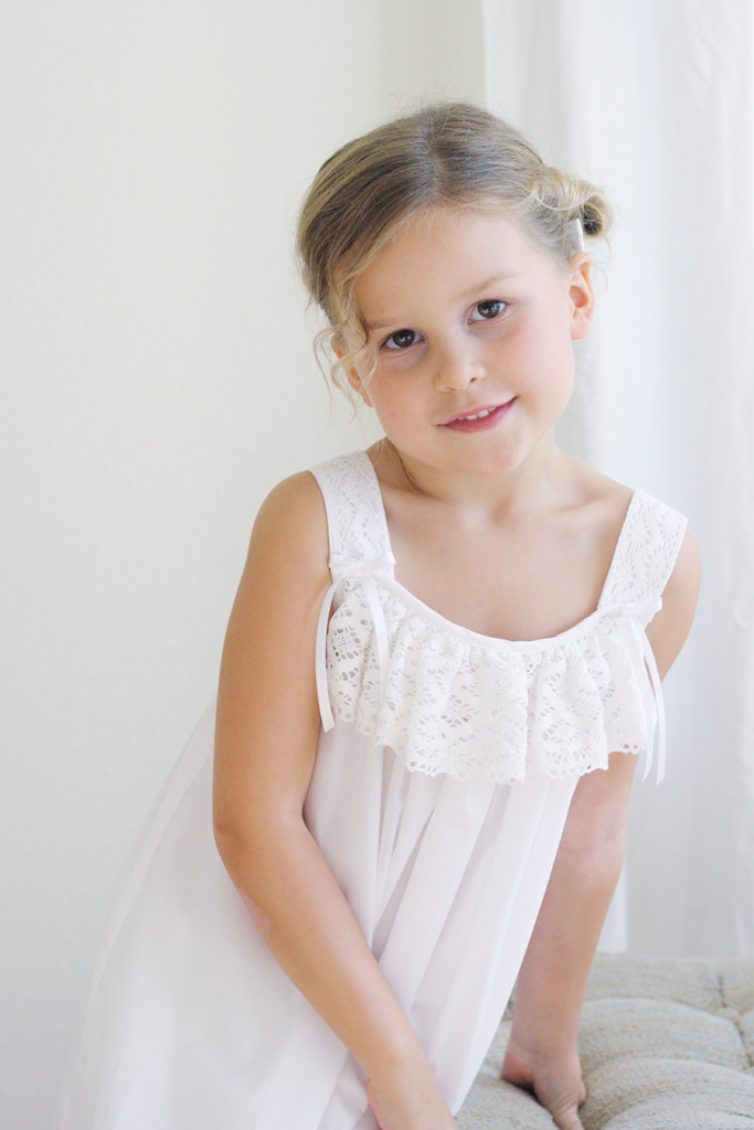 Little Girls & Lace Dresses – Ashlee Proffitt
